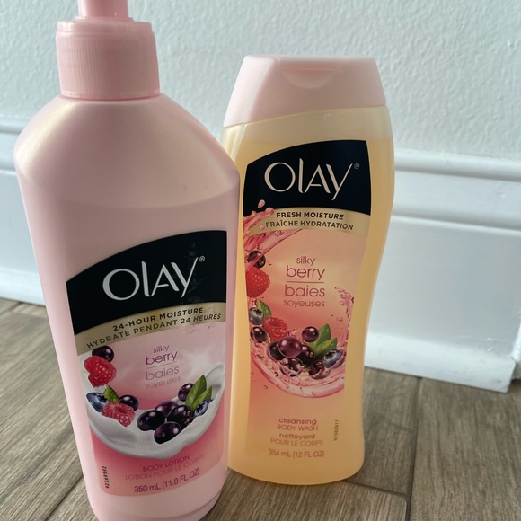 OLAY | Bath & Body | Olay Fresh Moisture Silky Berry Body Lotion And ...